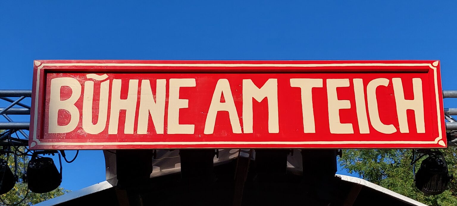 bühne am teich – knush